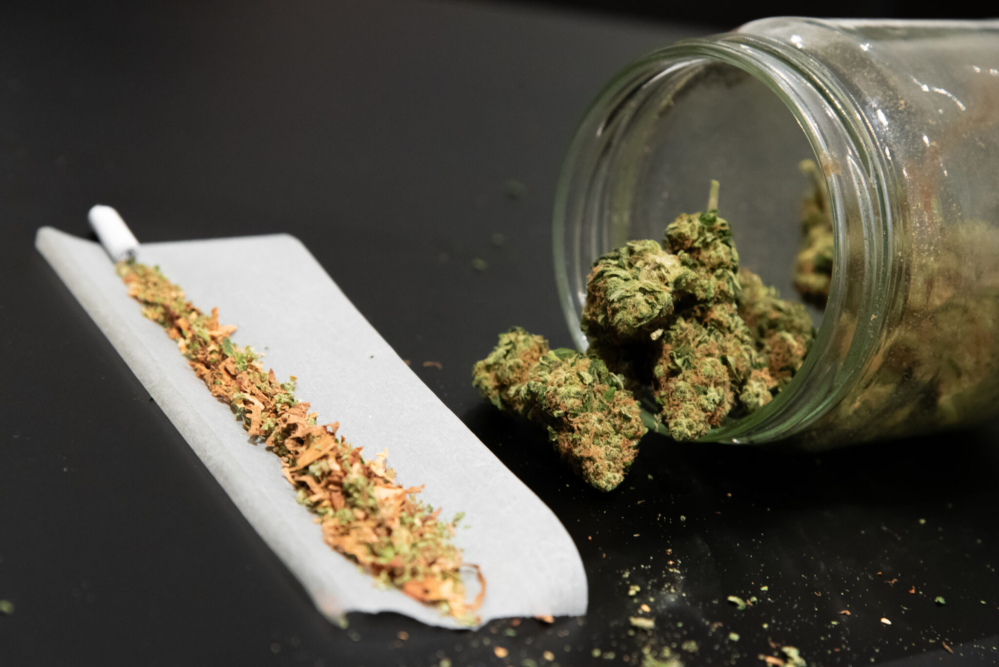 How to Smoke a Pre-roll Properly - Inyo Las Vegas Cannabis Dispensary
